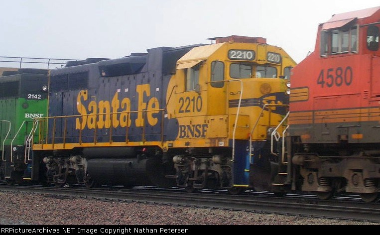 BNSF 2210